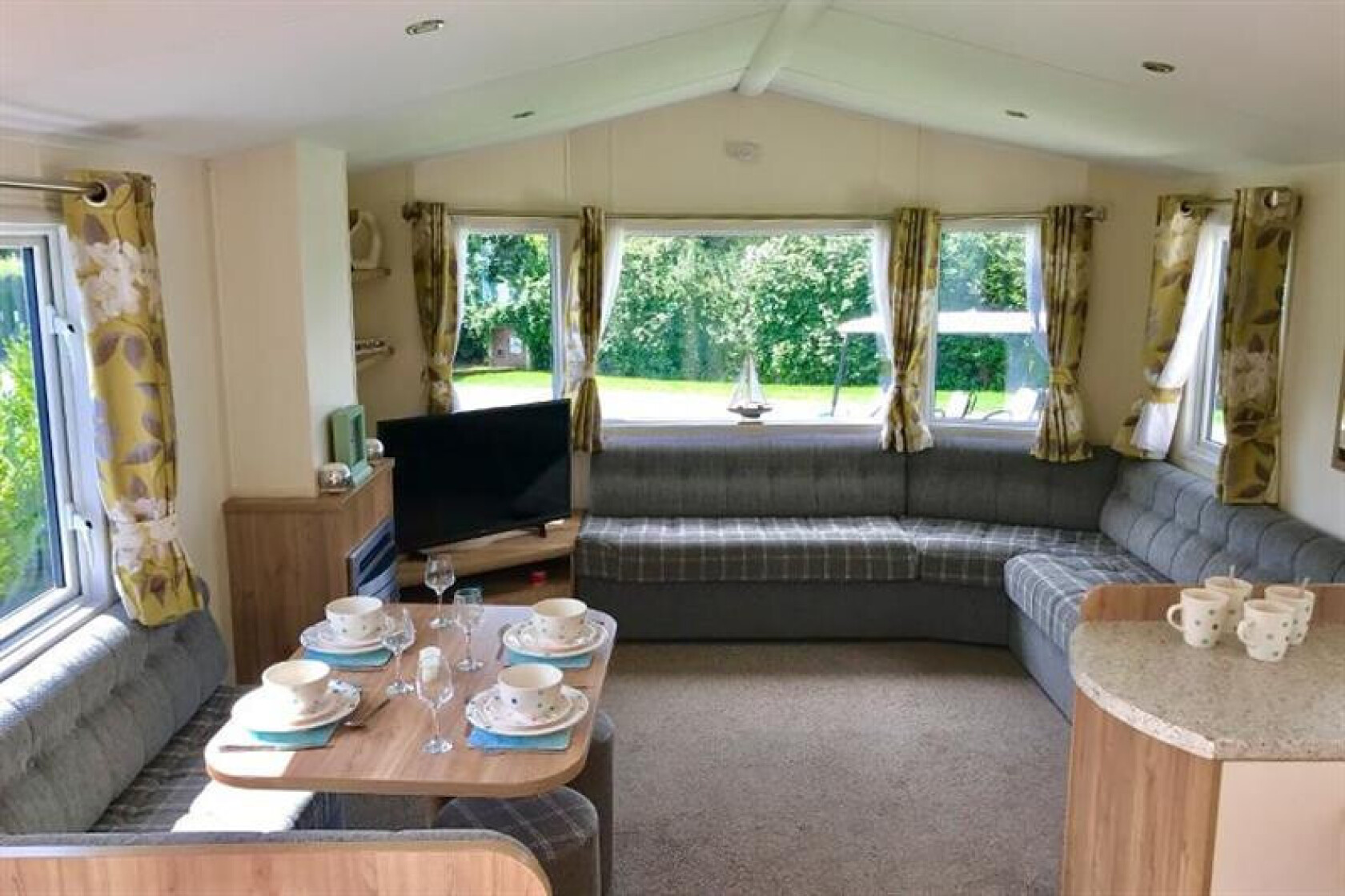 Willerby Rio Gold MK8 · UK Holiday Pads